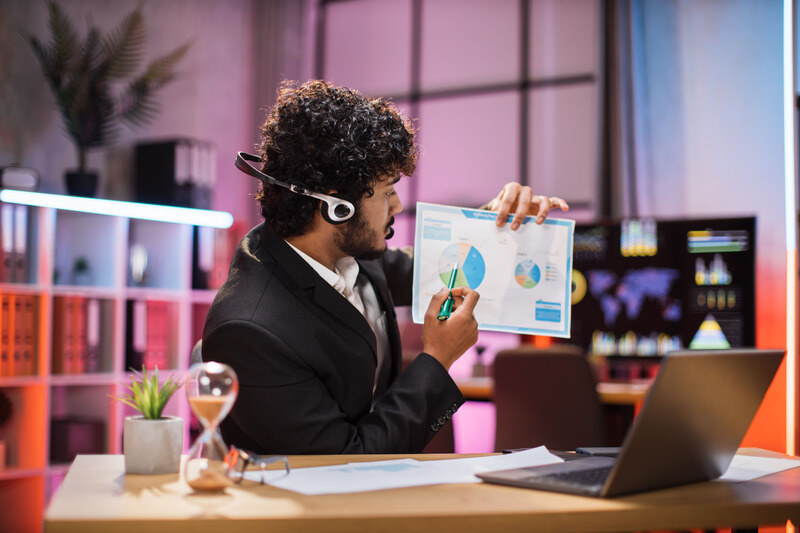 What is an Inbound Call Center? Definition + FAQ - Scorebuddy